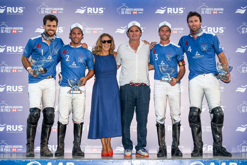 RS Murus Sanctus, l'équipe de polo de Corinne Ricard, se prépare pour l ...